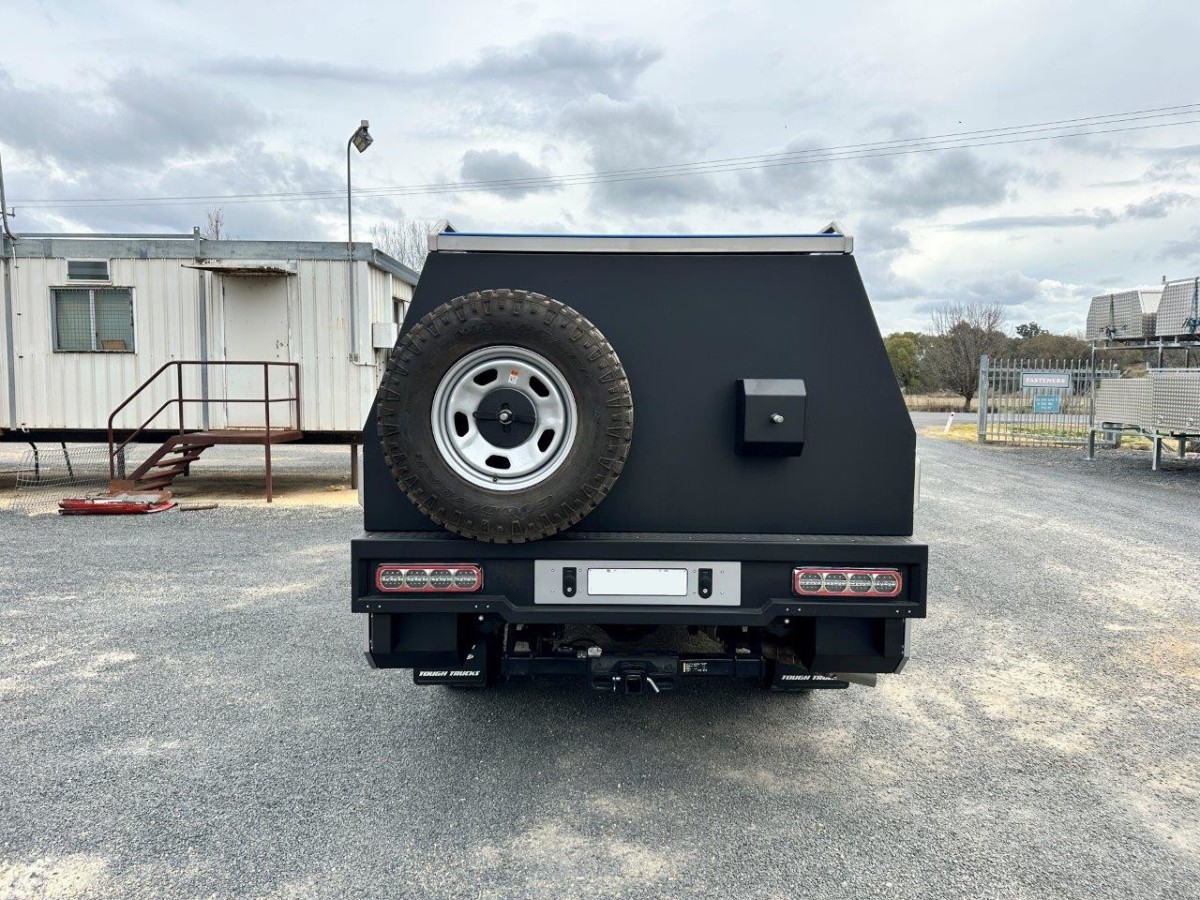 Ford F350 Tray and Canopy