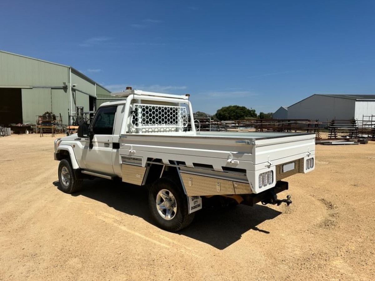 Custom Landcruiser Single Cab Tray