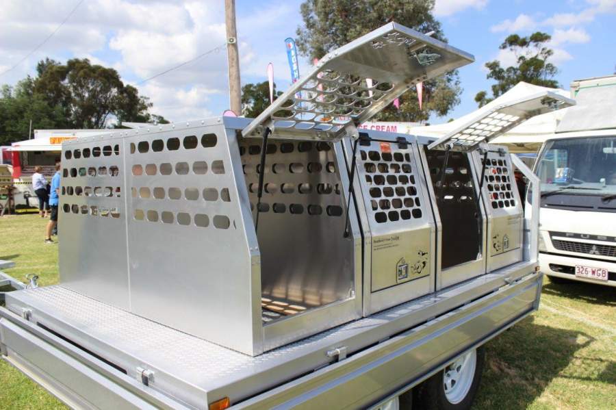 Dog Boxes - Sapphire City Engineering - Custom made Ute Trays. Inverell ...