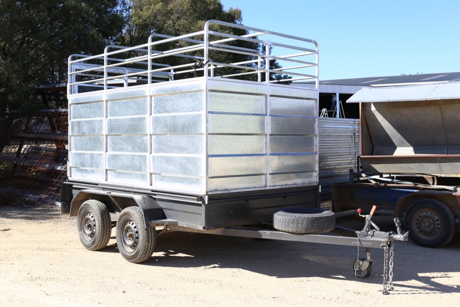 Cattle Floats - Sapphire City Engineering - Custom made Cattle Floats ...
